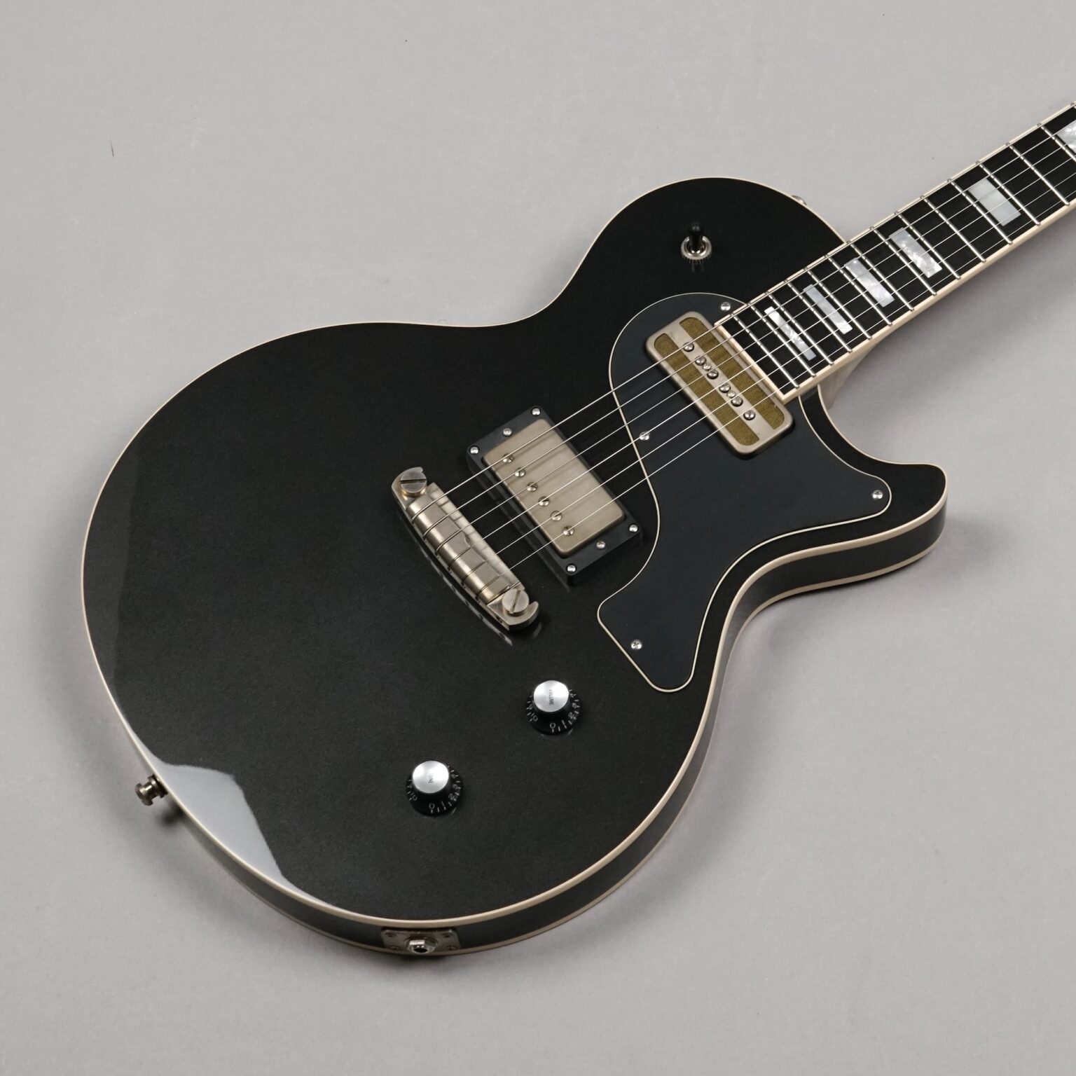 Dark Grey Metallic › Lead Guitars